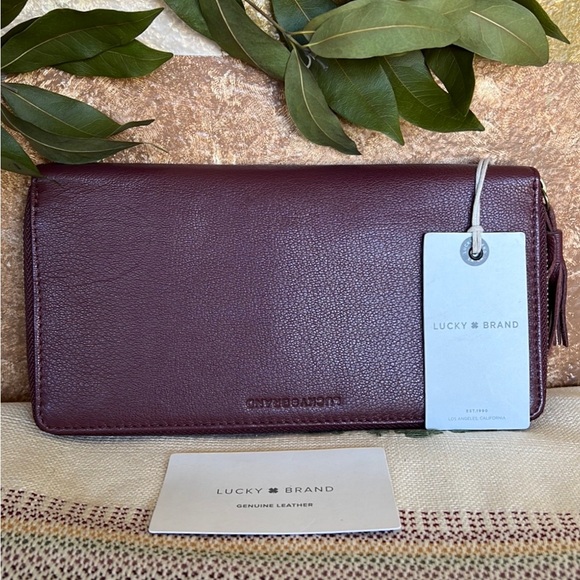 Lucky Brand | Bags | New Lucky Brand Womens Leather Ziparound Bifold ...